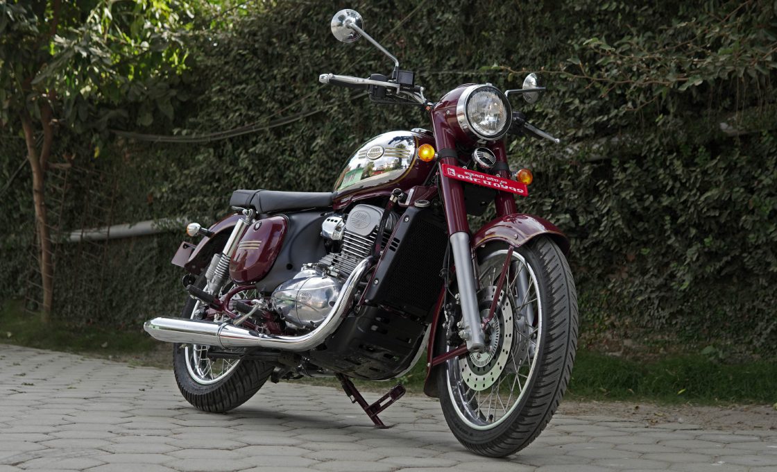 Jawa Classic Review: Almost Perfect in all Regards!