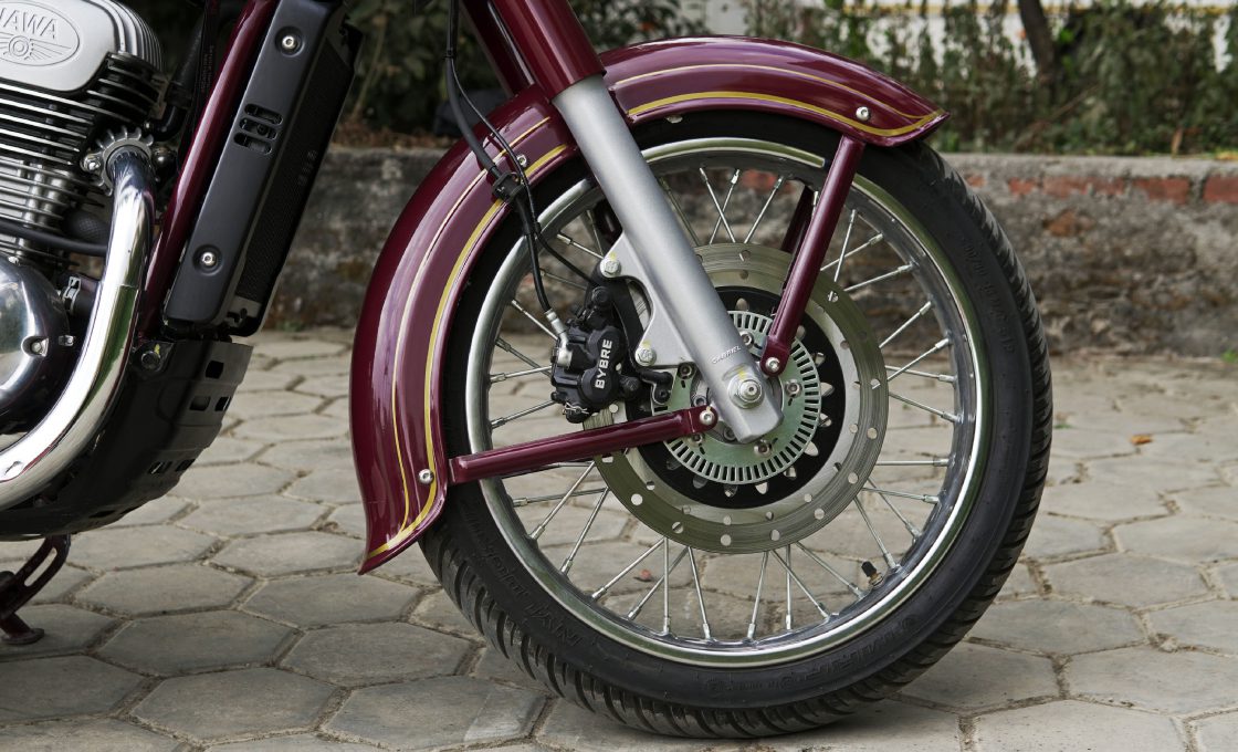 Jawa Classic Review: Almost Perfect in all Regards!