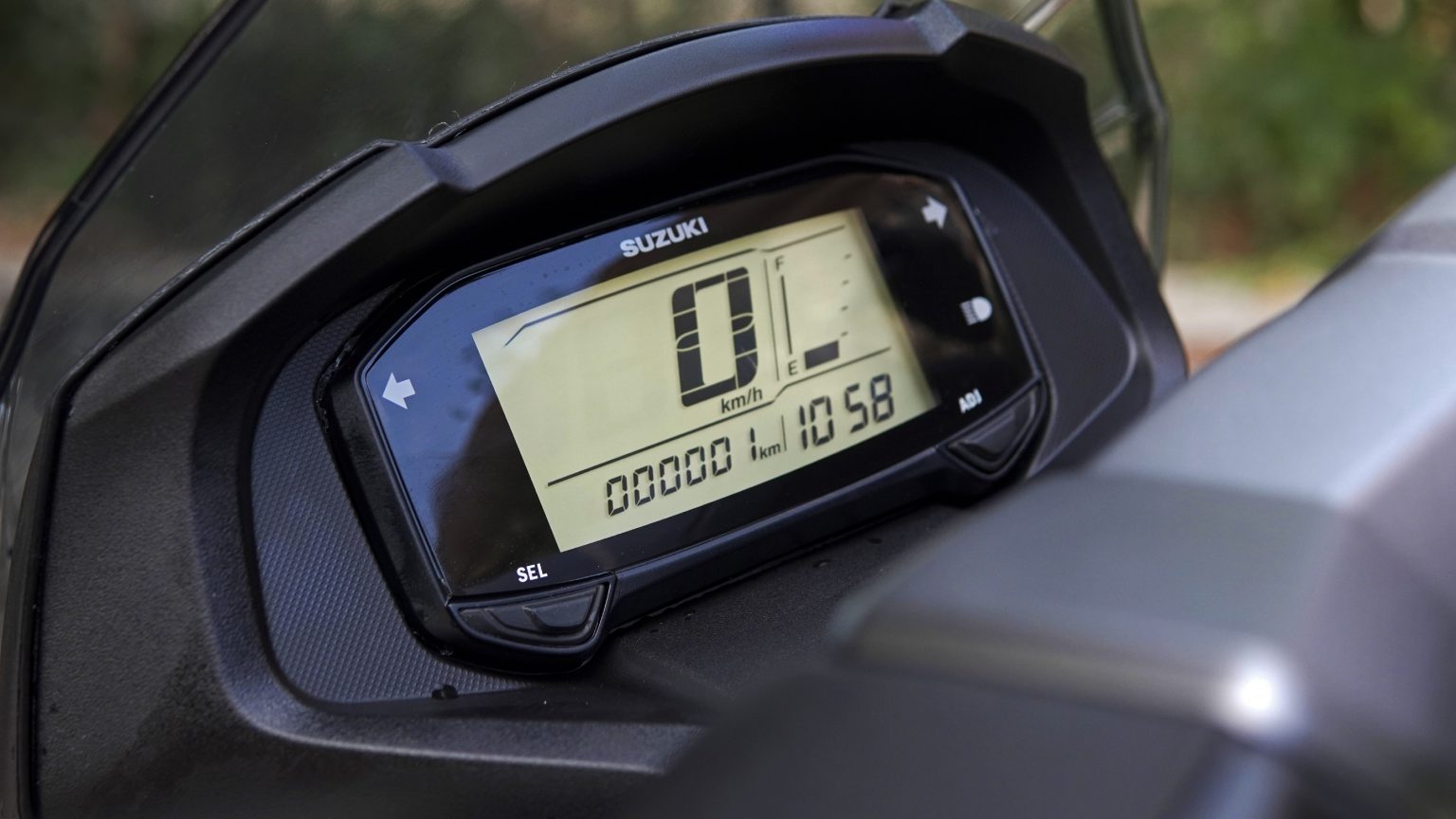 Suzuki Burgman Street 125 Review: Offers More Features for the Price!