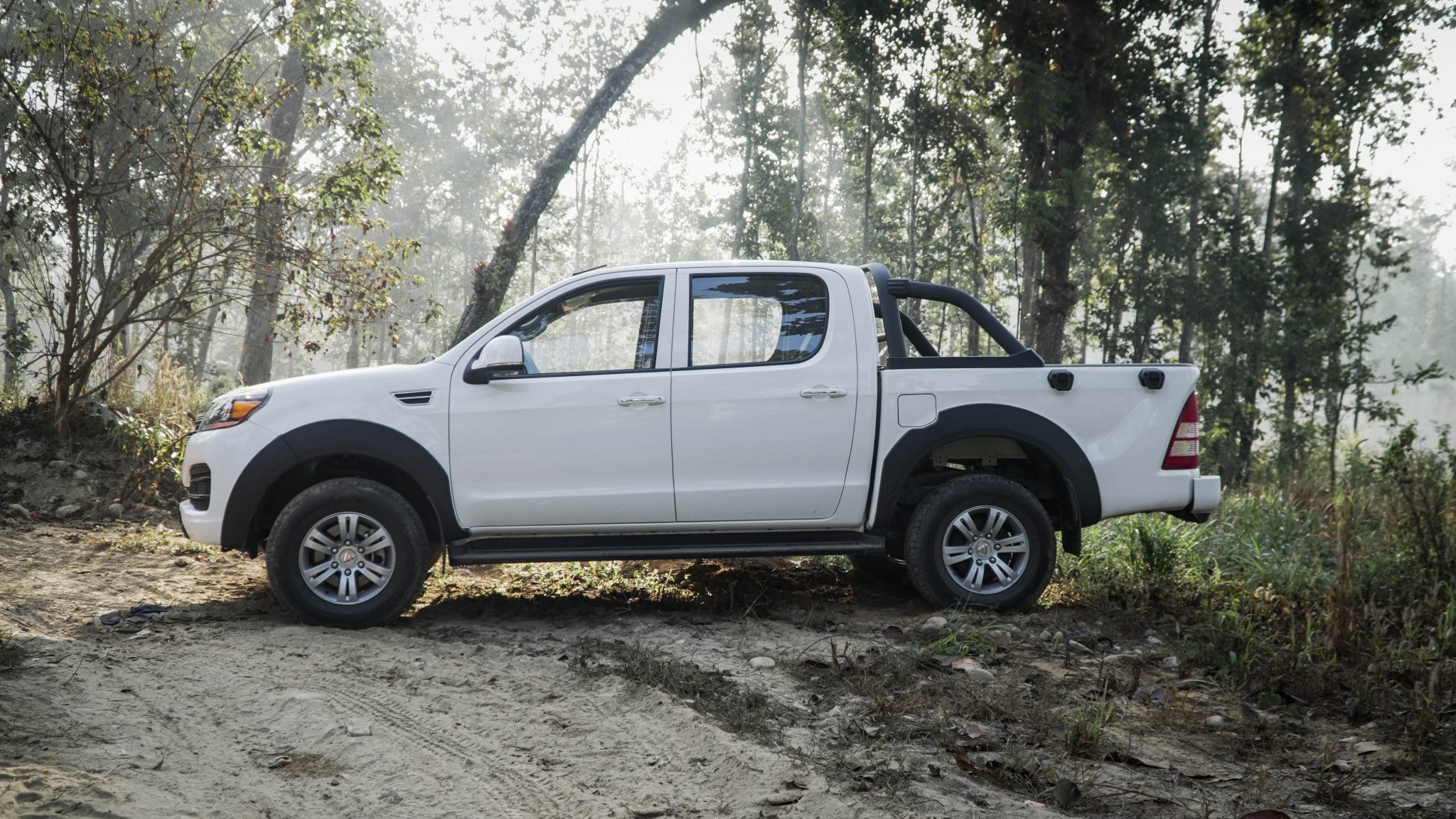 Foton Tunland E Review: A Perfectly Balanced Pick-up Truck!