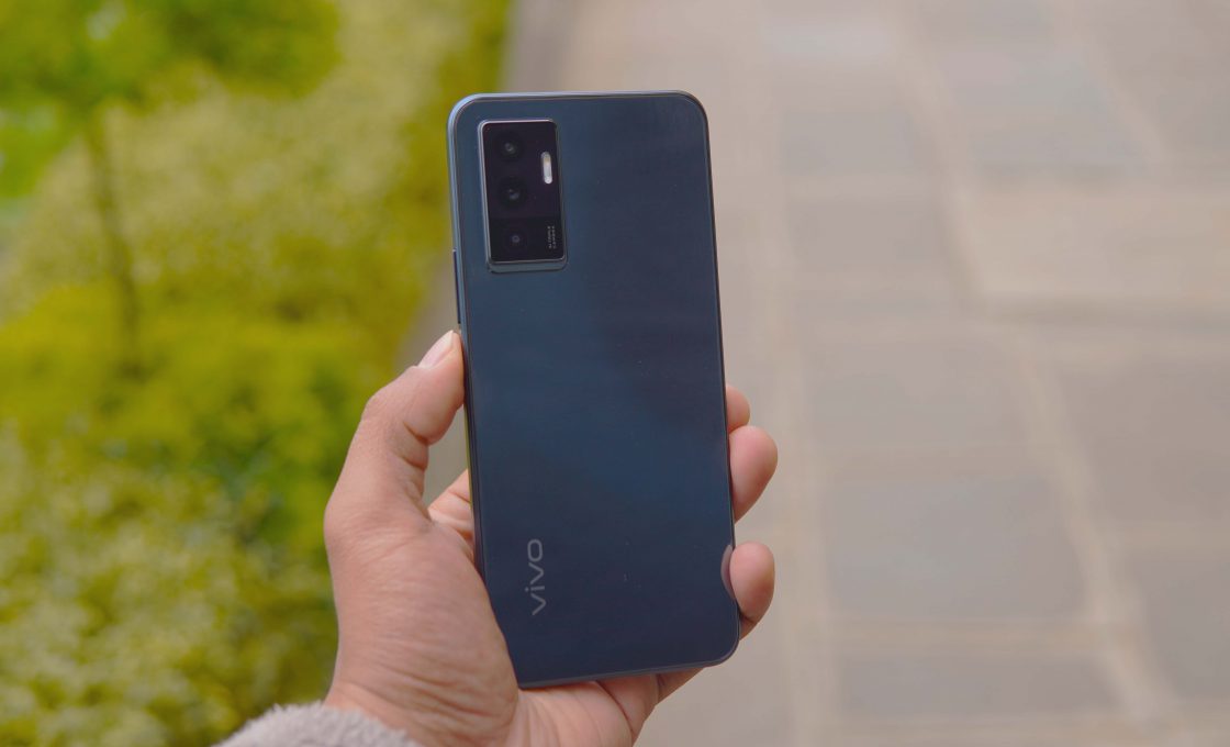 Vivo V23e Review: Good Selfies at a Premium Price