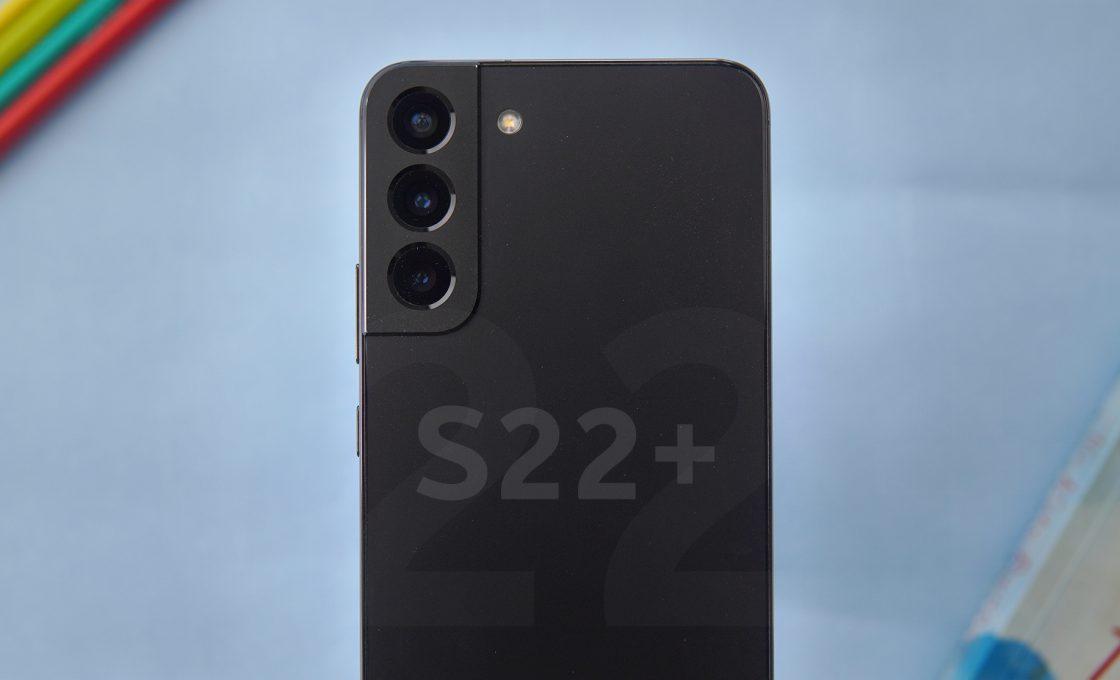 Samsung Galaxy S22 Plus Review: No Complaints!