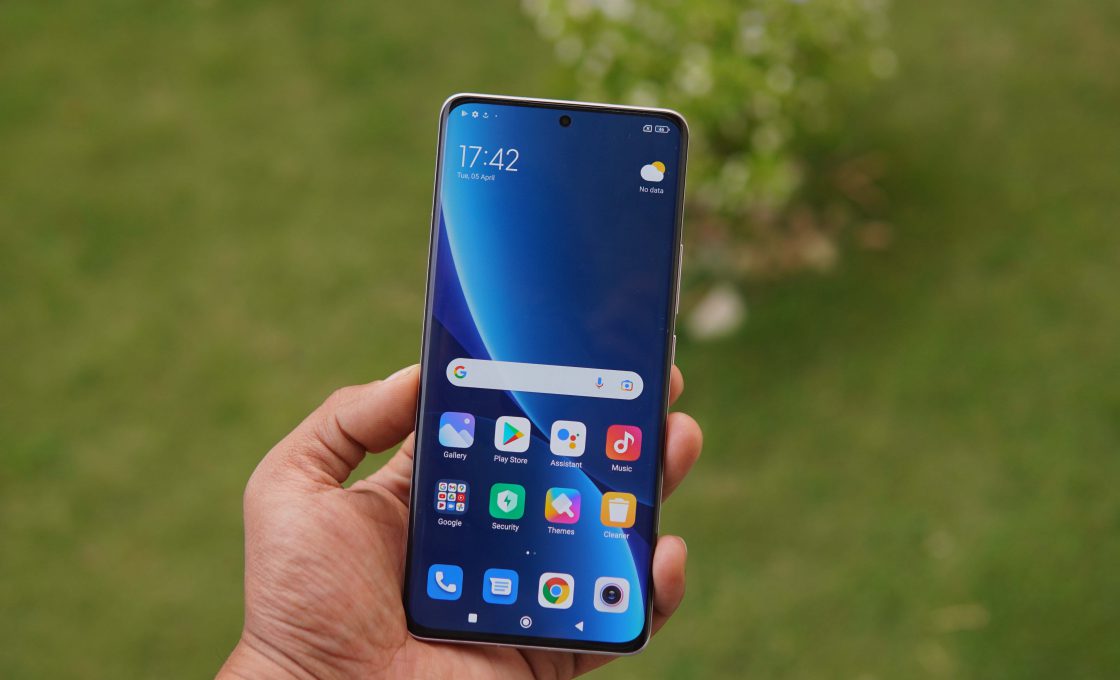 Xiaomi 12 Pro Review: An Ultra Fast Flagship Phone