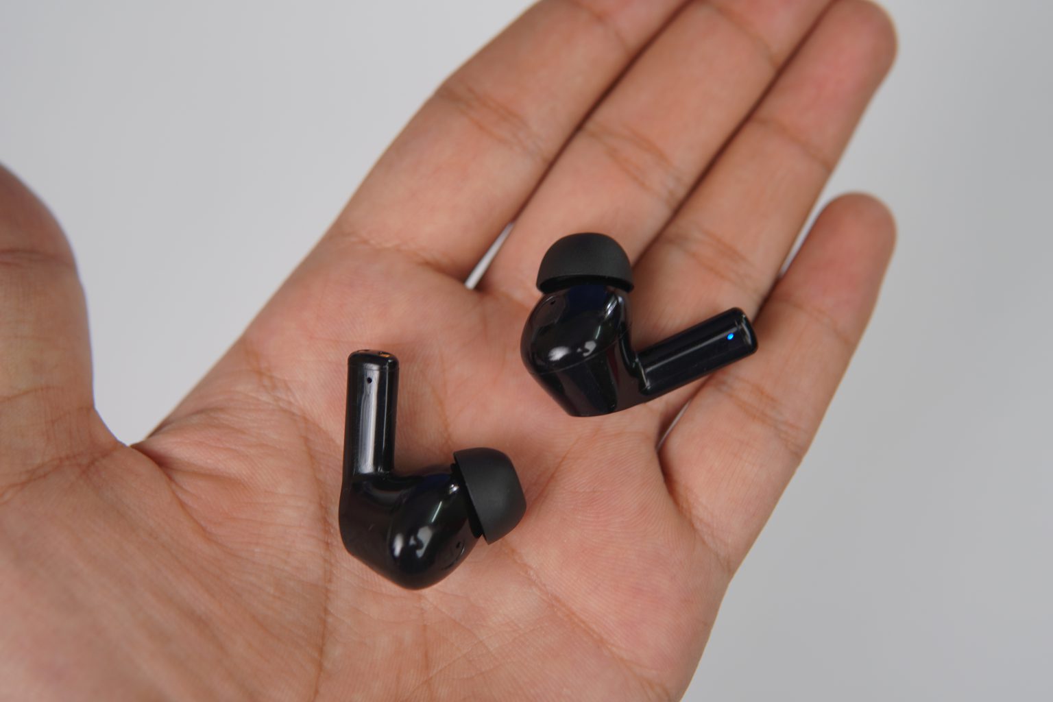 Ultima Atom 320 Review: Decent Affordable TWS Earbuds