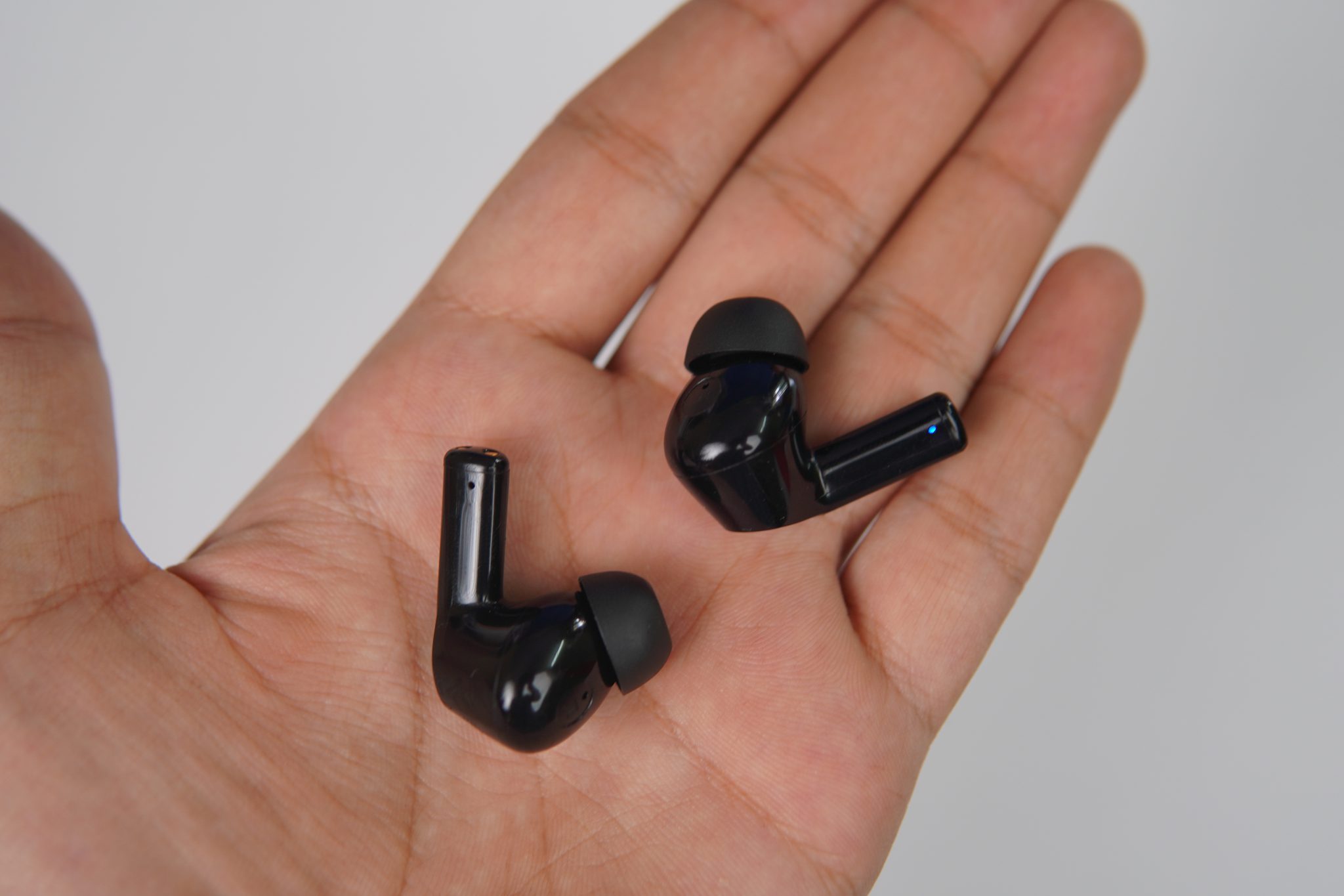Ultima Atom 320 Review: Decent Affordable TWS Earbuds