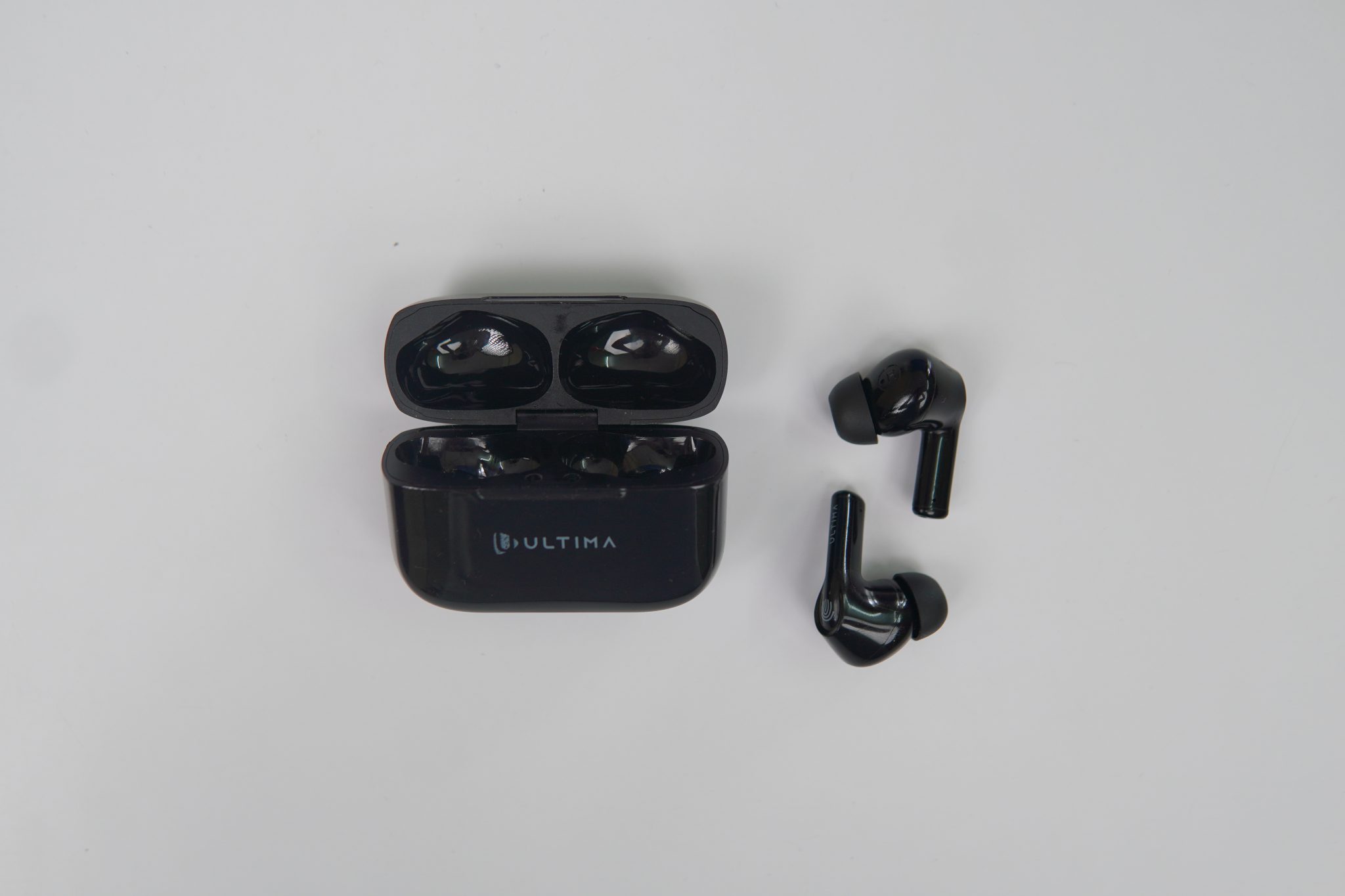 Ultima Atom 320 Review: Decent Affordable TWS Earbuds